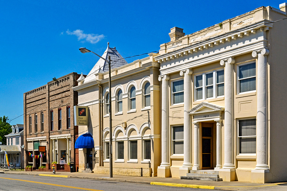 Crewe Commercial Historic District - Commonwealth
