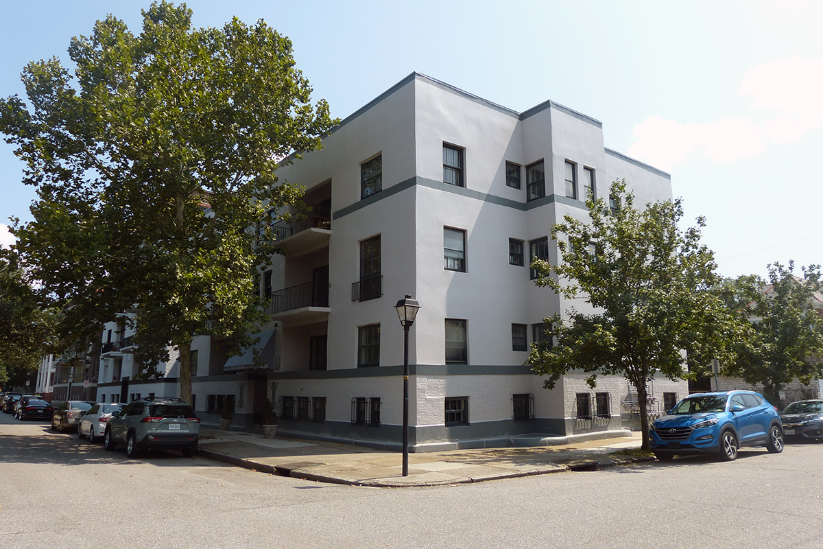 525 Graydon Avenue | The Wellington Apartments - Commonwealth